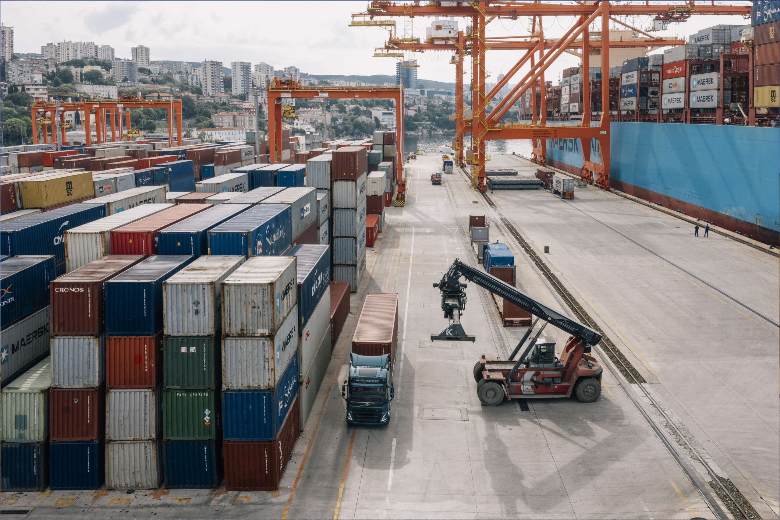 Home - GST Transport LLC - Your Trusted Partner in Heavy H..